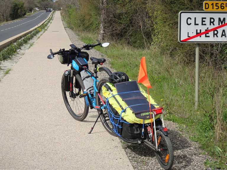 Lac du Salagou par les terres rouges en boucle | bike Tour | Komoot