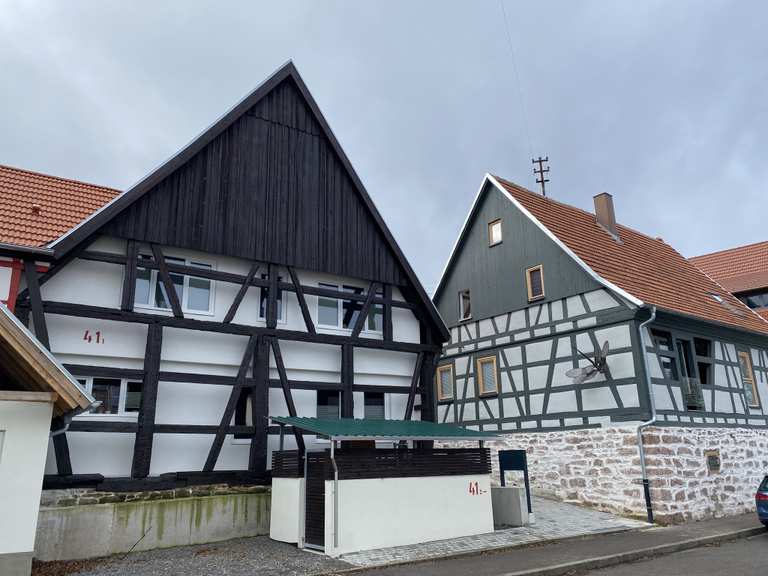 Zentrum Monakam: Wanderungen und Rundwege | komoot