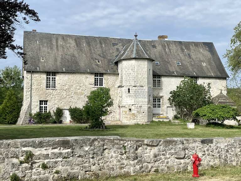 Manoir des Templiers par le château d'Yville — boucle depuis Berville ...