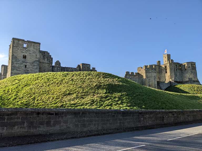 Bamburgh Castle – Warkworth Castle loop from Alnmouth | road ride | Komoot
