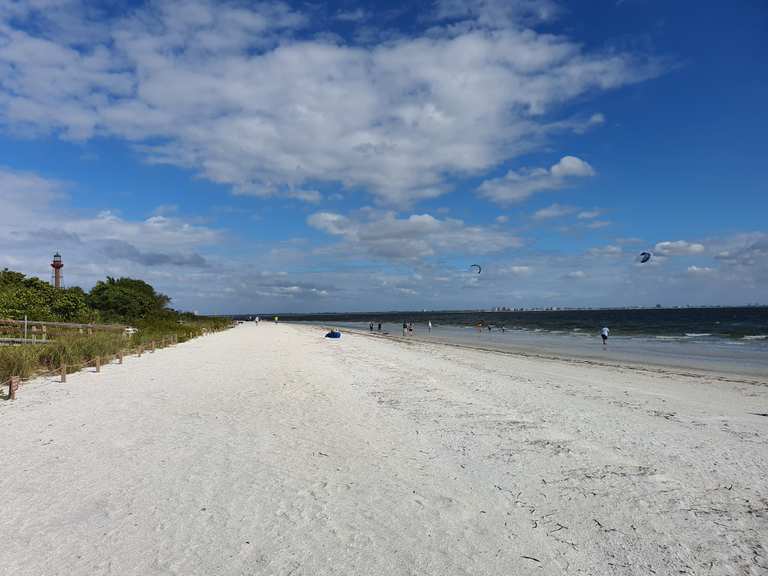 Lighthouse Beach Park Routes for Walking and Hiking | Komoot