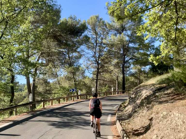 Col de Sainte Anne — loop from Lambesc | road ride | Komoot