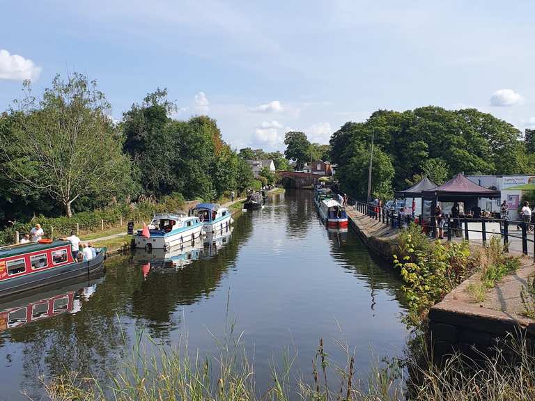 Lymm Village Routes for Walking and Hiking | Komoot