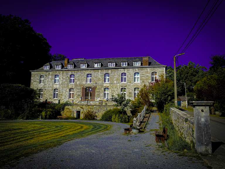 Balade autour de Mozet – Château de Goyet boucle au départ de Thon ...