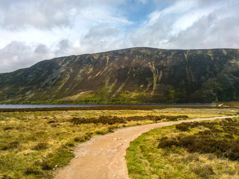 Glen Muick Routes for Walking and Hiking | Komoot