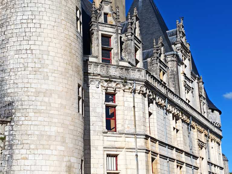 Château de La Rochefoucauld - Cycle Routes and Map | Komoot