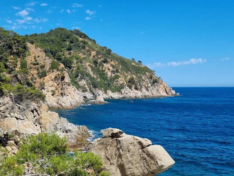 Castle and coves of Tossa de Mar - Circular via the coastal path | hike ...