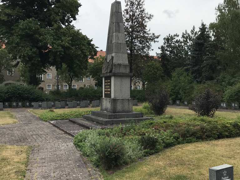 Soviet War Cemetery Rathenow – Hiking & Cycling Routes | Komoot