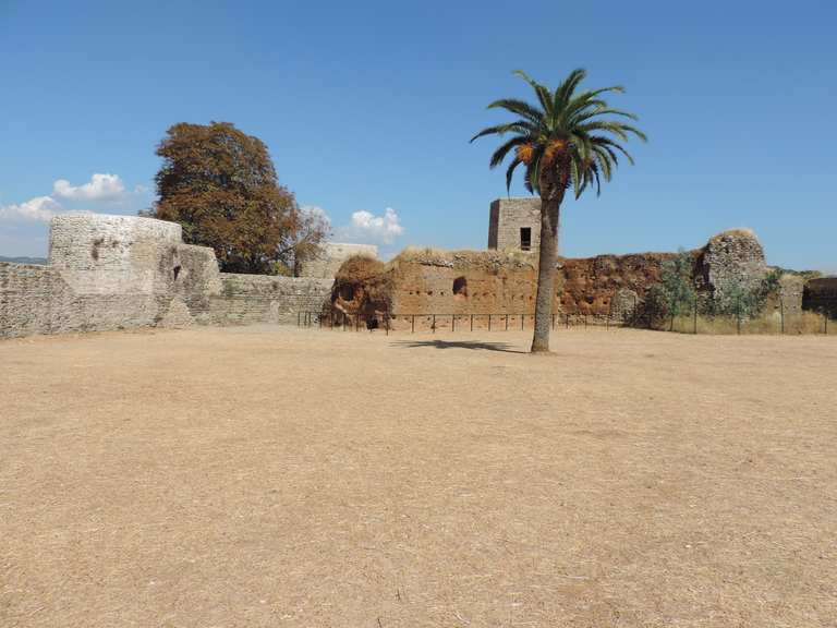 Castillo de Constantina: Wanderungen und Rundwege | komoot