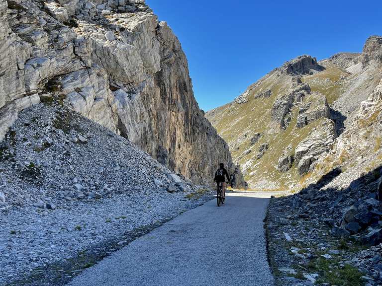 Splendido passaggio tra le rocce del Vallone dei Morti - Road Cycle ...