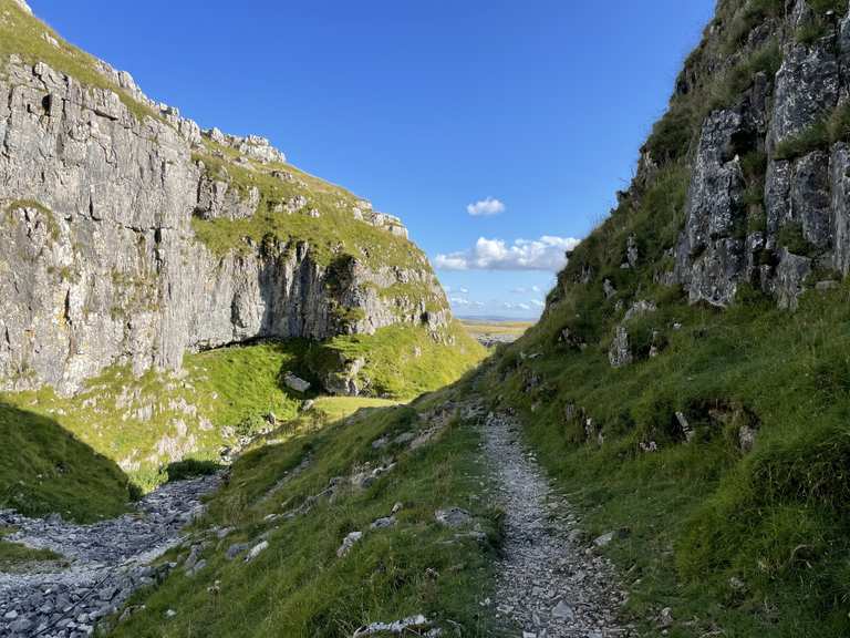 Malham Tarn & Malham Cove loop — Yorkshire Dales National Park | hike ...