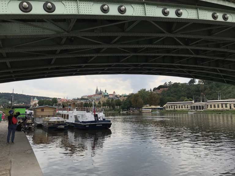 Prague boats: Wanderungen und Rundwege | komoot