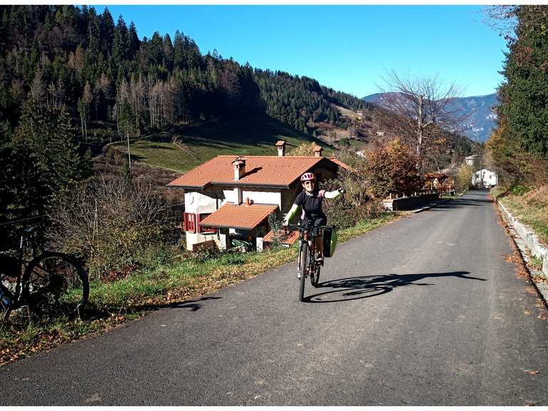Last section of the ascent in Val Palot Cycle Routes and Map | Komoot