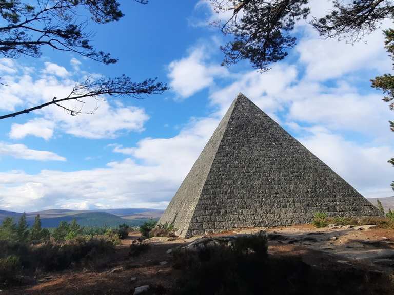 Balmoral Cairns - Prince Albert Pyramid wandelroutes en hikes | Komoot