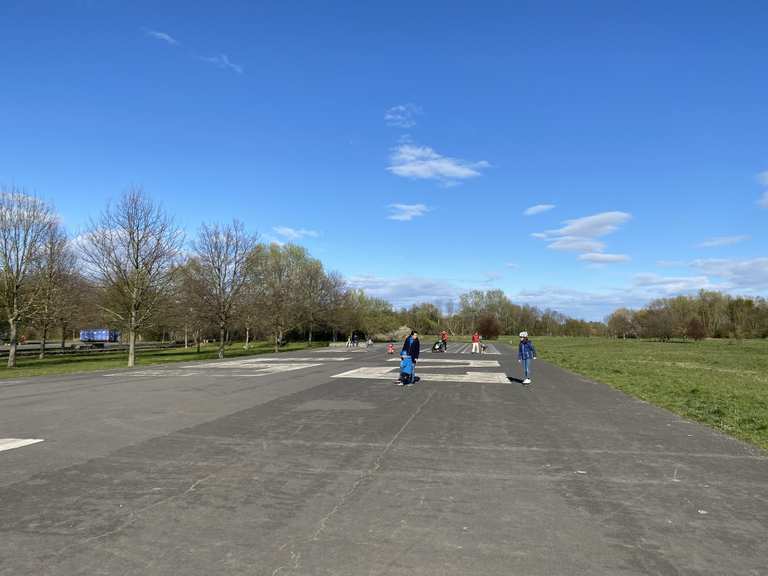 Alter Flugplatz Bonames - Towercafé - Itinéraires vélo et carte | Komoot