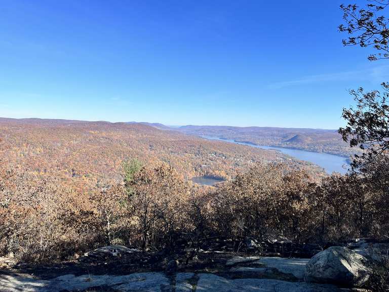Perkins Memorial Tower via Appalachian Trail — Bear Mountain State Park ...