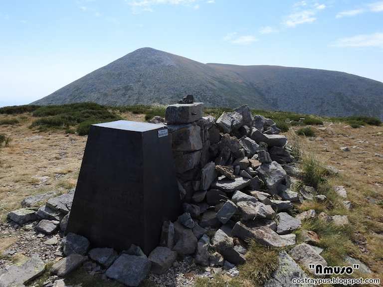Pico Moncayo y Peña Negrilla desde el Santuario de la Virgen del ...