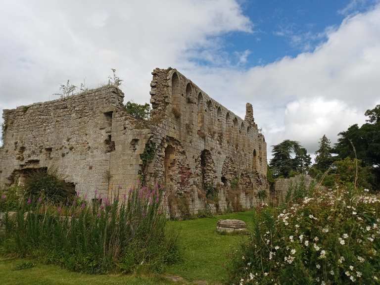 Lower Wendsleydale & Coverdale loop from Leyburn to Jervaulx Abbey ...