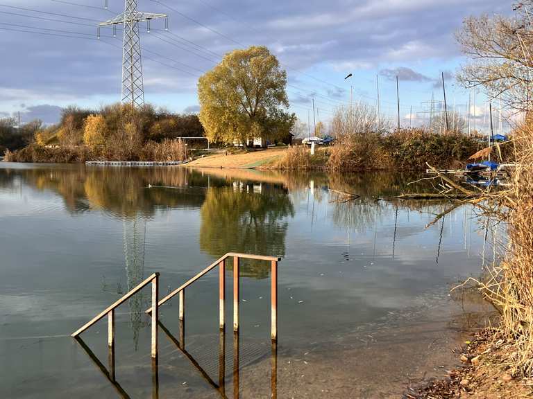 Honischland Beach Bar – Blick auf das Seehotel Niedernberg Runde von ...
