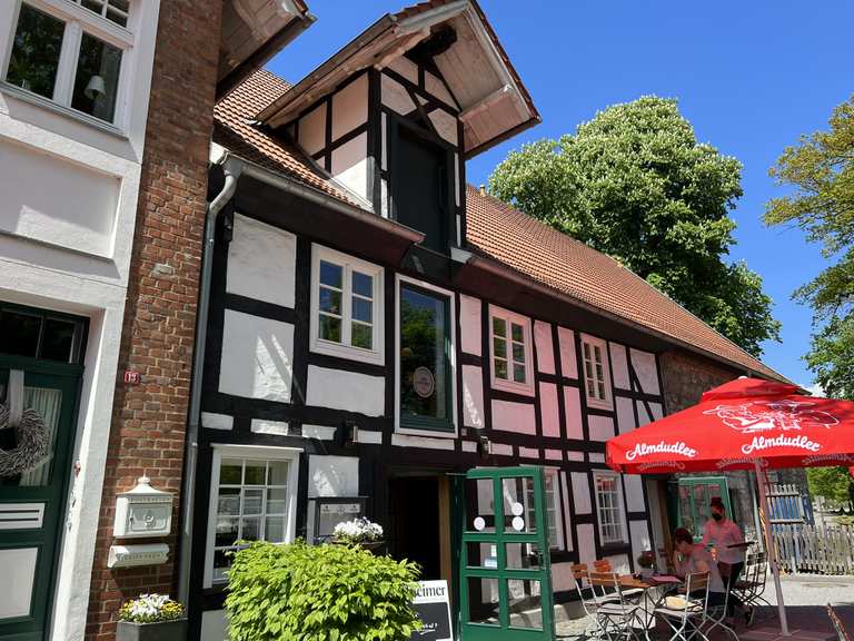 Almer Schlossmühle - historisch mit Biergarten, grossartige Küche ...