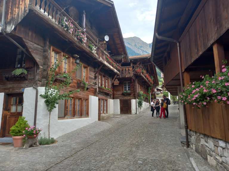 Historische Dorfgasse (Brunngasse): Wanderungen und Rundwege | komoot