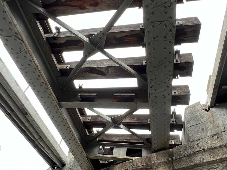 Uferpromenade von Pinhão – Blick auf das Pinhão-Tal Runde von Pinhão ...