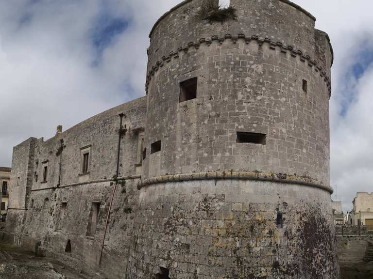 Castello Spinola-Caracciolo, Andrano : Radtouren und Radwege | komoot