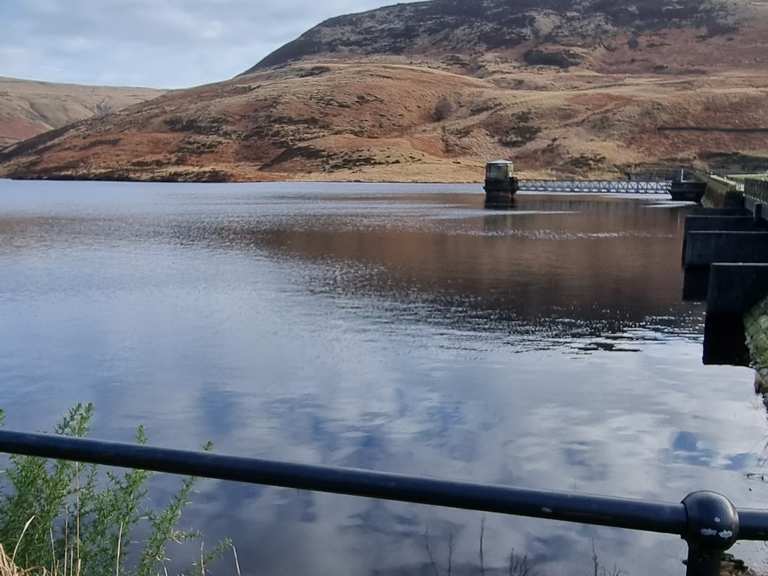 The Trinnacle loop from Yeoman Hey Reservoir — Peak District National ...