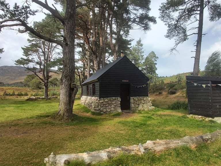 Carn a’Mhaim, Ben Macdui & Loch Etchachan loop from Linn of Dee ...