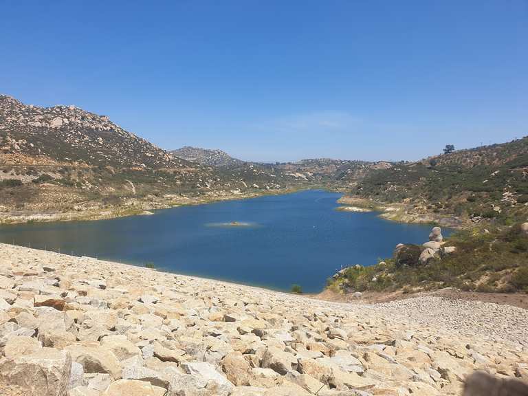 Lake Ramona: Wanderungen und Rundwege | komoot
