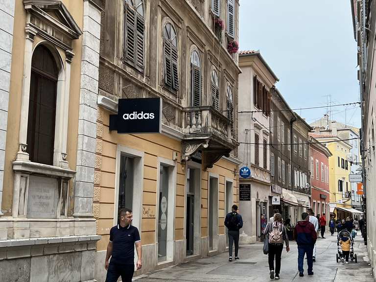 Altstadt Pula: Wanderungen und Rundwege | komoot
