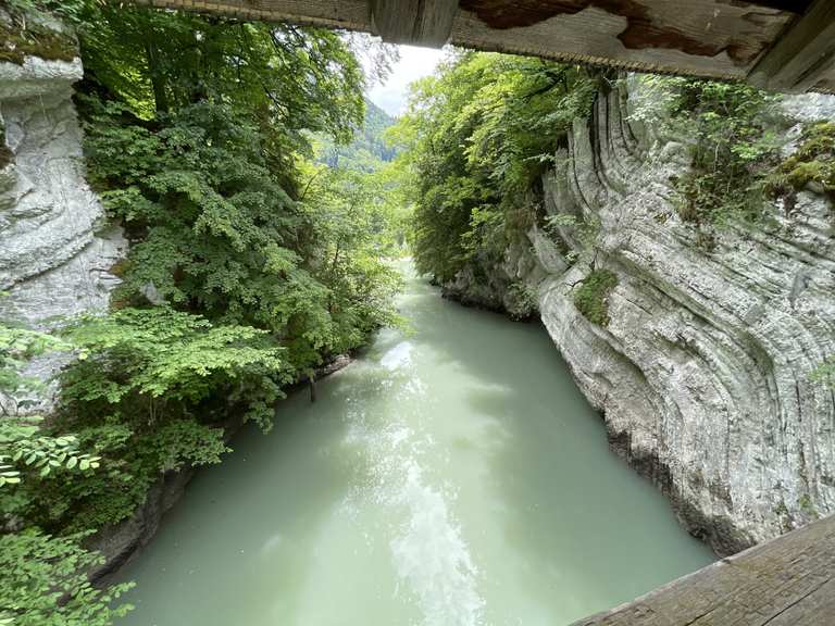 Pont couvert entre Montbovon et Lessoc: Wanderungen und Rundwege | komoot