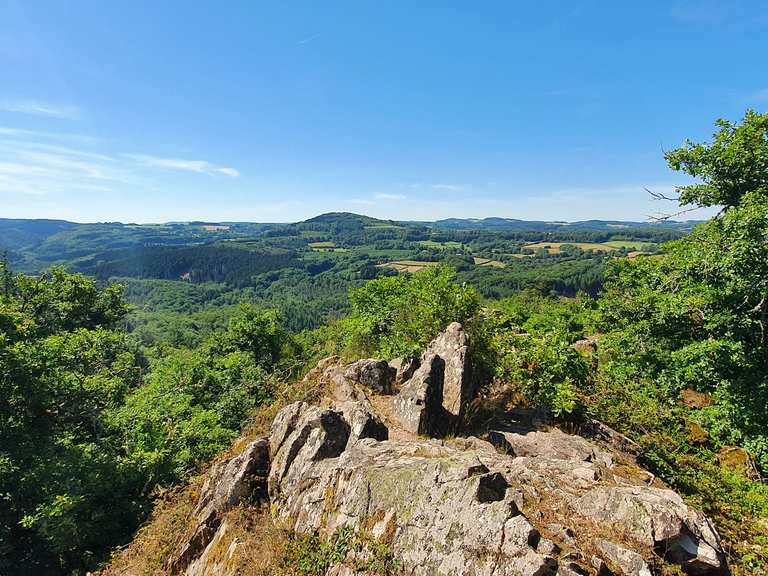 Rocher de la Pérouse et la vallée de la Cure - boucle dans le Parc ...