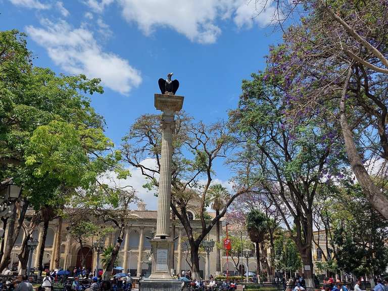 Plaza 14 de Septiembre: Wanderungen und Rundwege | komoot