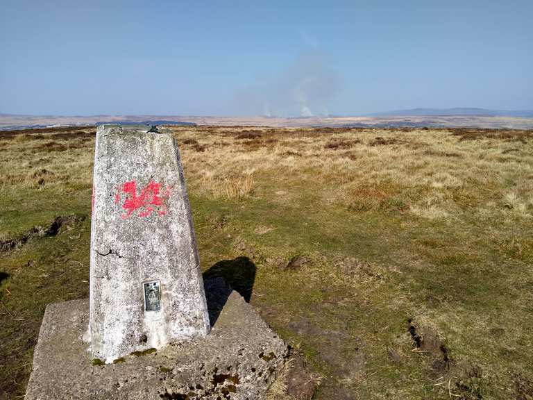 Mynydd Carn-y-cefn trigonometrischer Punkt: Wanderungen und Rundwege ...