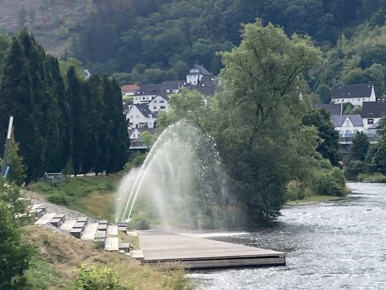 Lenne Promenade mit Terrassen am Fluss: Wanderungen und Rundwege | komoot
