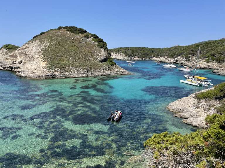 Porto di Bonifacio e il Faro della Madonetta - anello nella Riserva ...