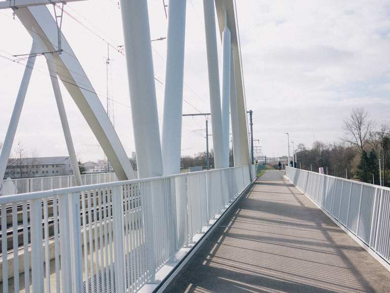 Fietsbrug langs de treinbrug fietsroutes en kaart | Komoot