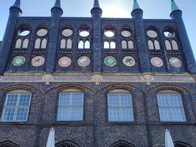 sehr schöner Altstadtbereich insbesondere das Holstentor: Radtouren und ...