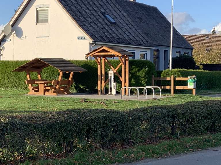 Fahrradreparatur-Station und Rastplatz Bebensee : Radtouren und Radwege ...