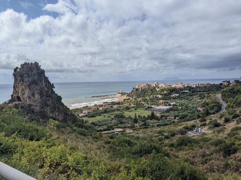 Castello di Itri – Anstieg von Sperlonga nach Itri Runde von Formia ...