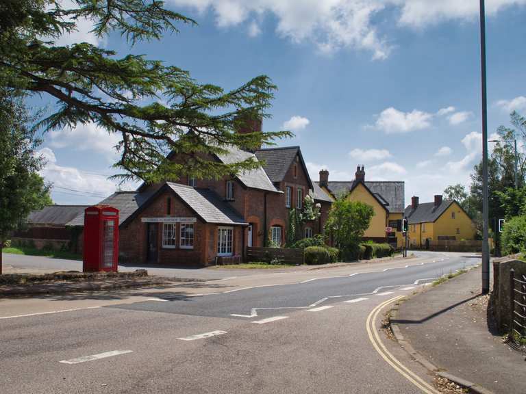 Village de Broadclyst et cottages au toit de chaume - Itinéraires vélo ...