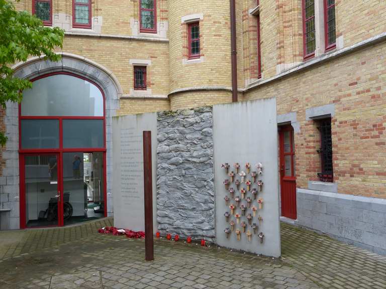 Stadhuis Poperinge: Wanderungen und Rundwege | komoot