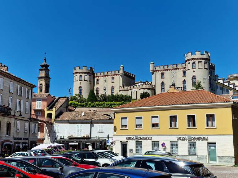 Castello di Costigliole – Barbaresco boucle au départ de Costigliole d ...