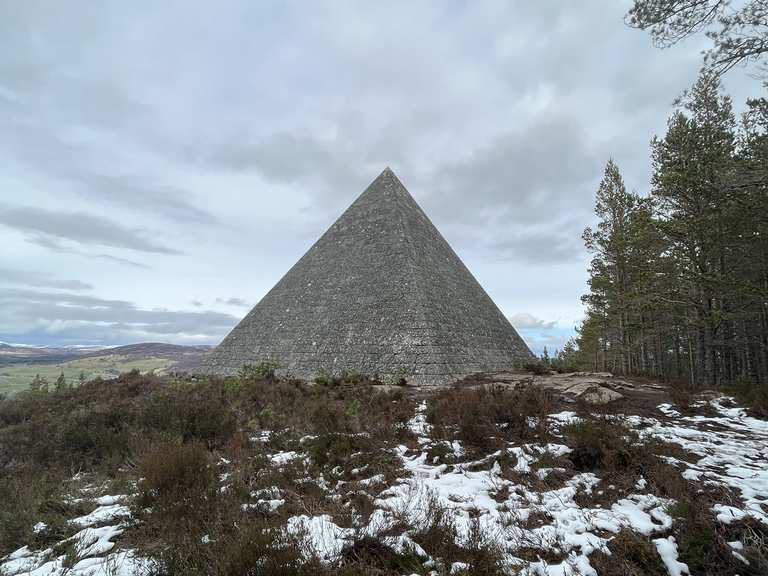 Balmoral Cairns - Prince Albert Pyramid wandelroutes en hikes | Komoot
