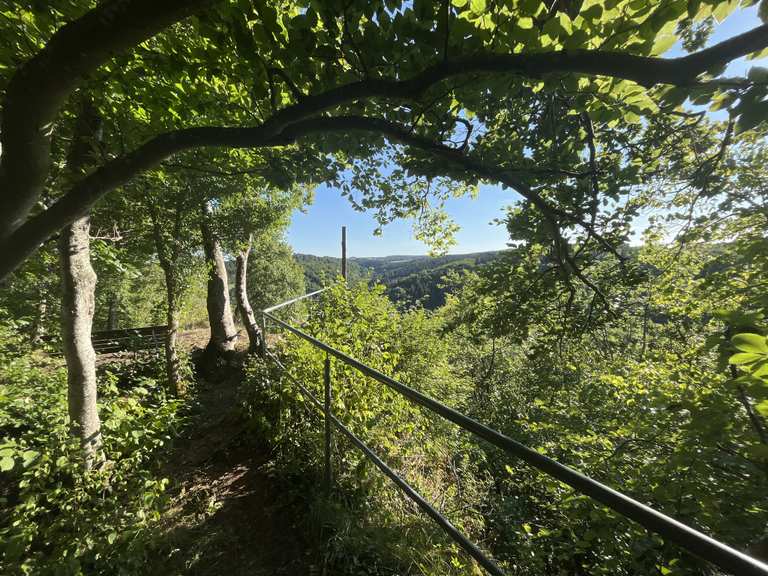 Eifel-Ausblick Ruine Stolzenburg wandelroutes en hikes | Komoot