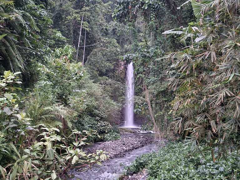 Waterfalls near Roça Bombain - Itinéraires de rando et marche | Komoot
