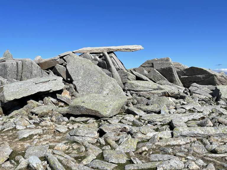 Glyder Fach Summit and Cantilever Stone Routes for Walking and Hiking ...