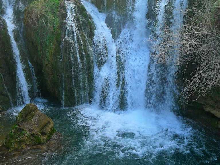 Rock paintings of Roca Benedí and Calmarza Waterfall - circular trail ...
