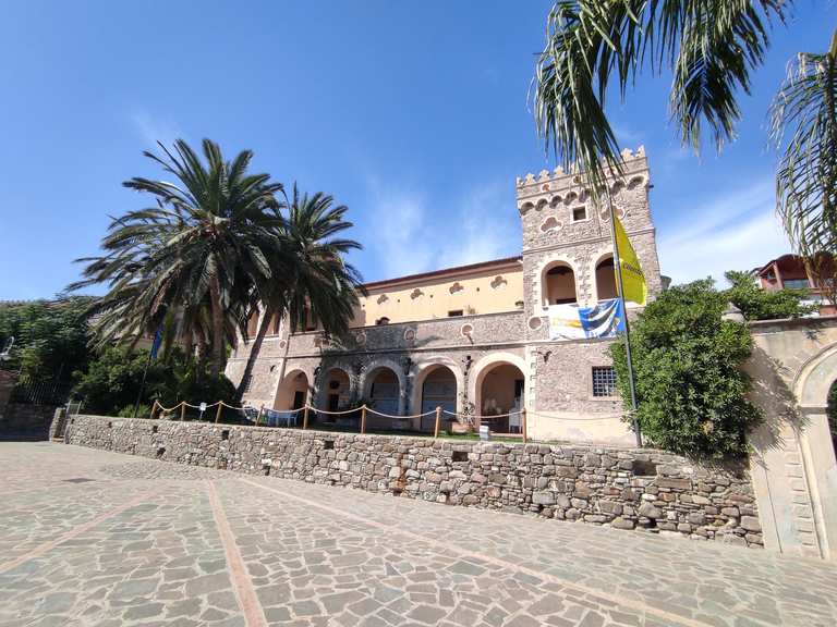 Museo Vivo del Mare, Pioppi (Dorf der Gemeinde Pollica): Mountainbike ...